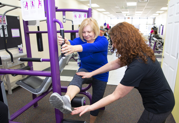 7 Beautiful Ways Stretching Benefits Your Body | Curves